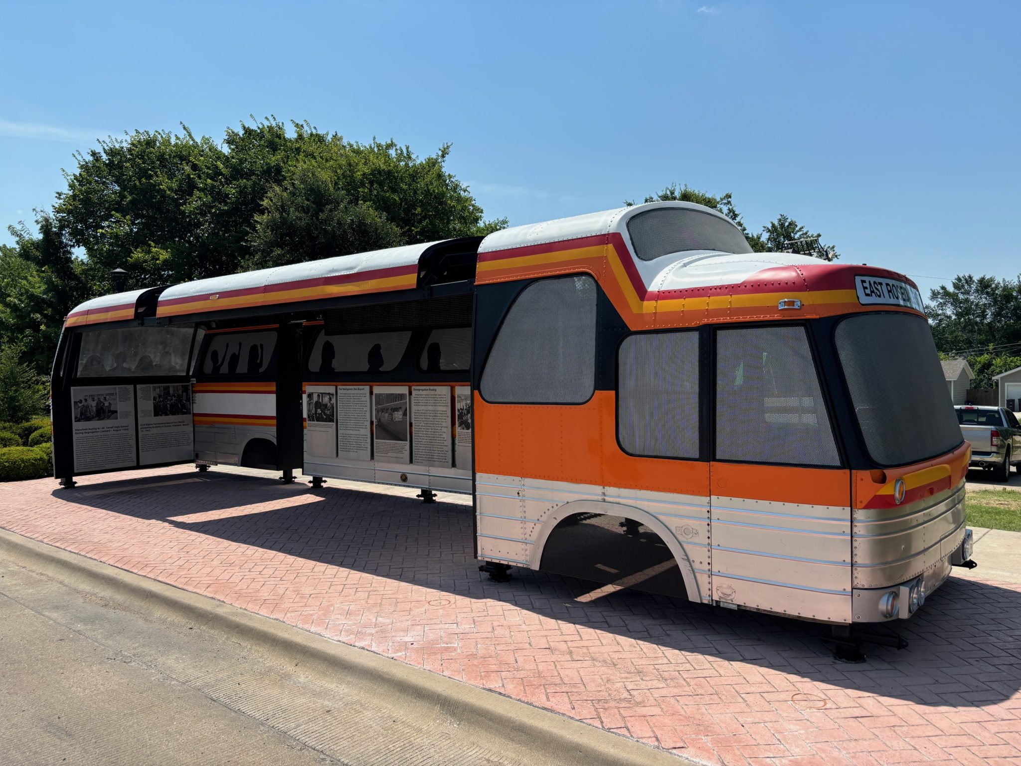 Fort Worth Public Art | Project Highlight – East Rosedale Monument Project